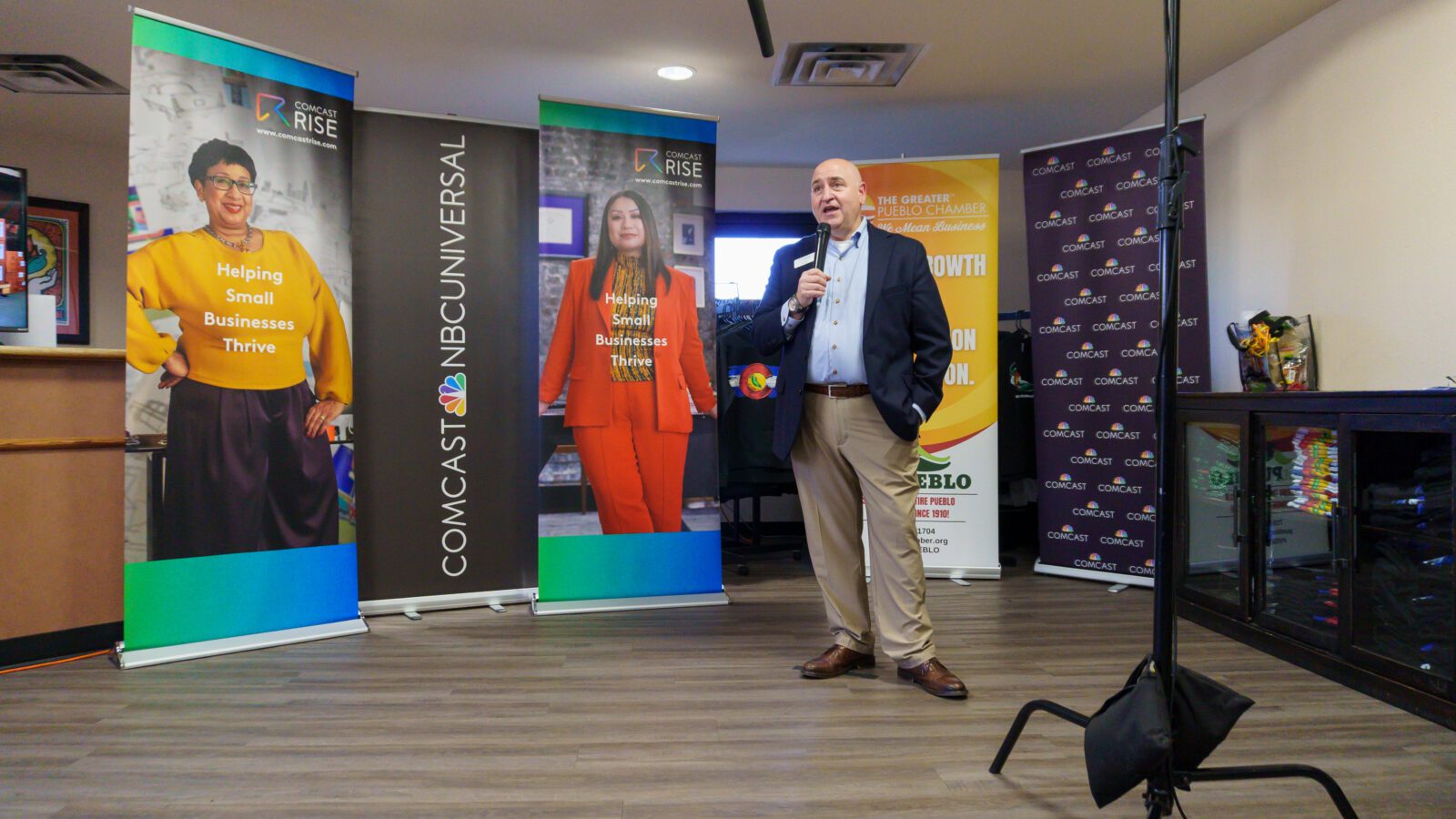 Comcast RISE to award grant packages to 100 small businesses in ...